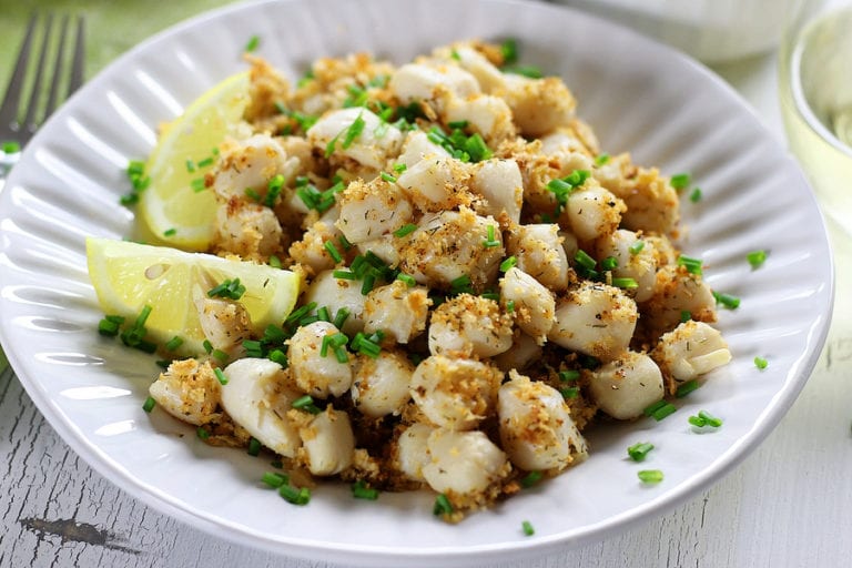 How To Make The Best Broiled Scallops With Lemon Parmesan Panko